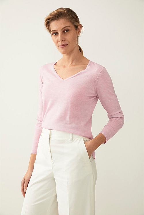 Light Lilac Merino Wool V-Neck Knit - WOMEN Knitwear | Trenery