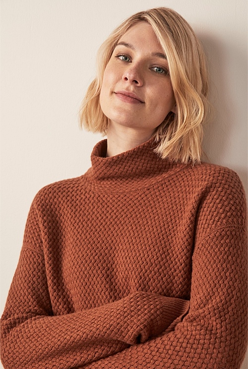 Cinnamon Basketweave Sculpt Knit - WOMEN Knitwear | Trenery