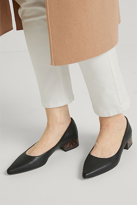Black Leather Point Low Heel Pump - WOMEN Heels & Wedges | Trenery