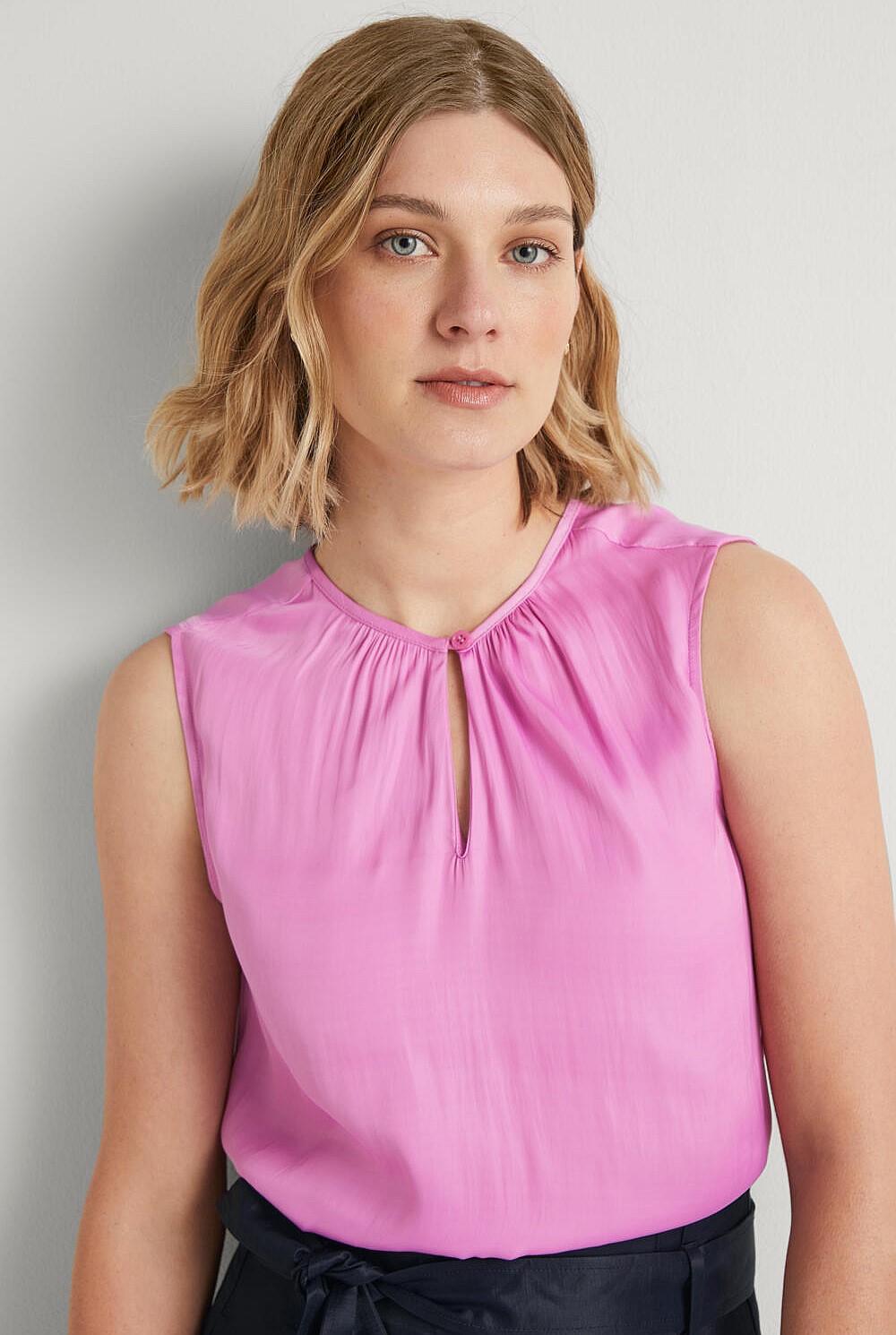Aurora Pink Vent Neck Sleeveless Blouse - WOMEN Shirts | Trenery