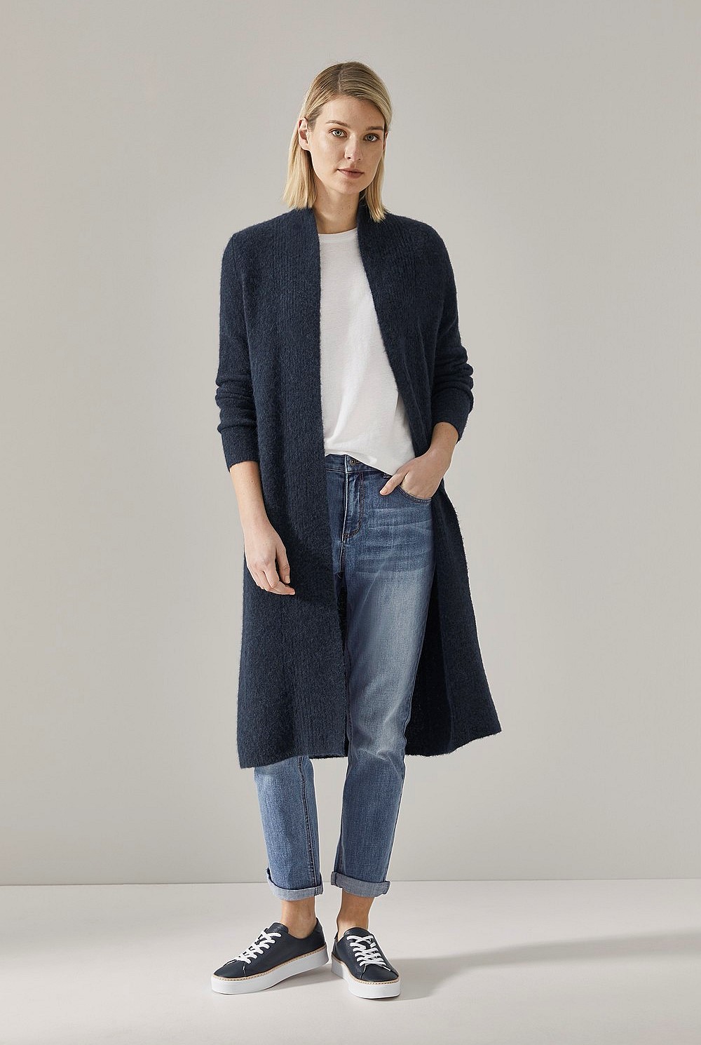 White Tab Sleeve T-Shirt - WOMEN T-Shirts & Tops | Trenery